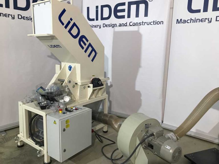 Compact crusher mill or shredding for plastic materials.